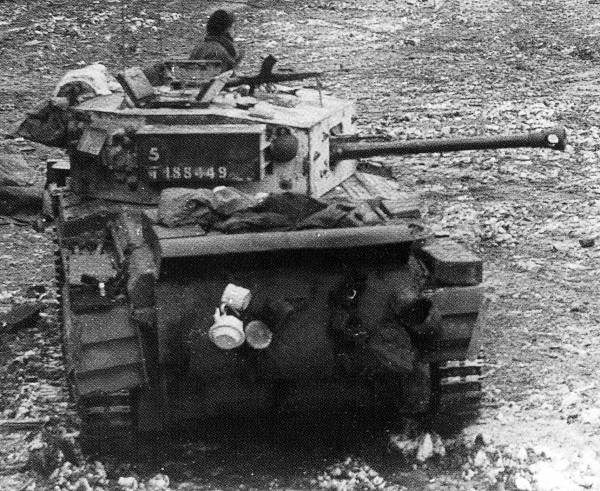 Cromwell turrets painted white for Goodwood? - Missing-Lynx